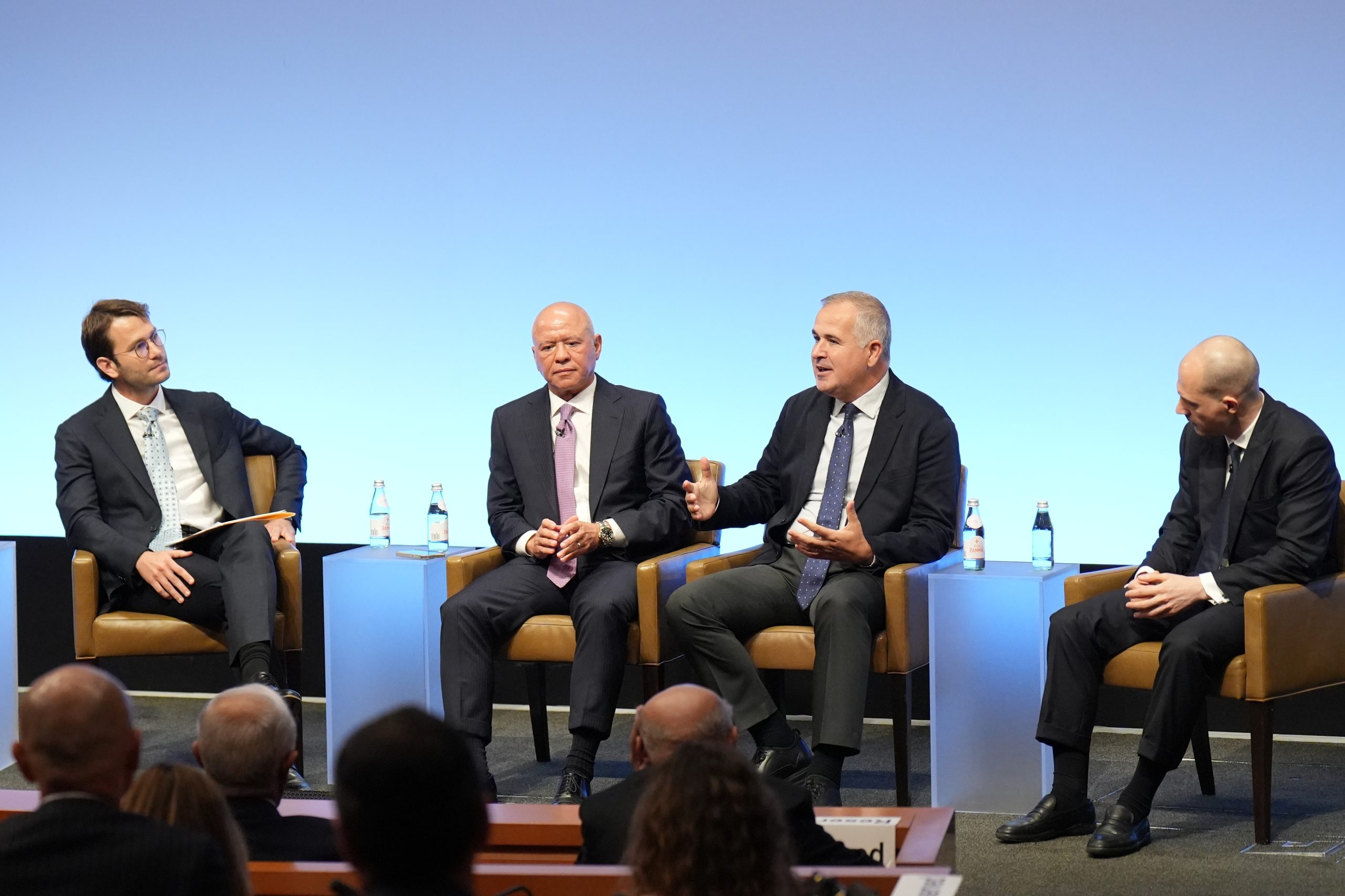 Koç ve Sabancı'dan yabancıya 'Türkiye'ye yatırım' çağrısı - StoryBoxWeb